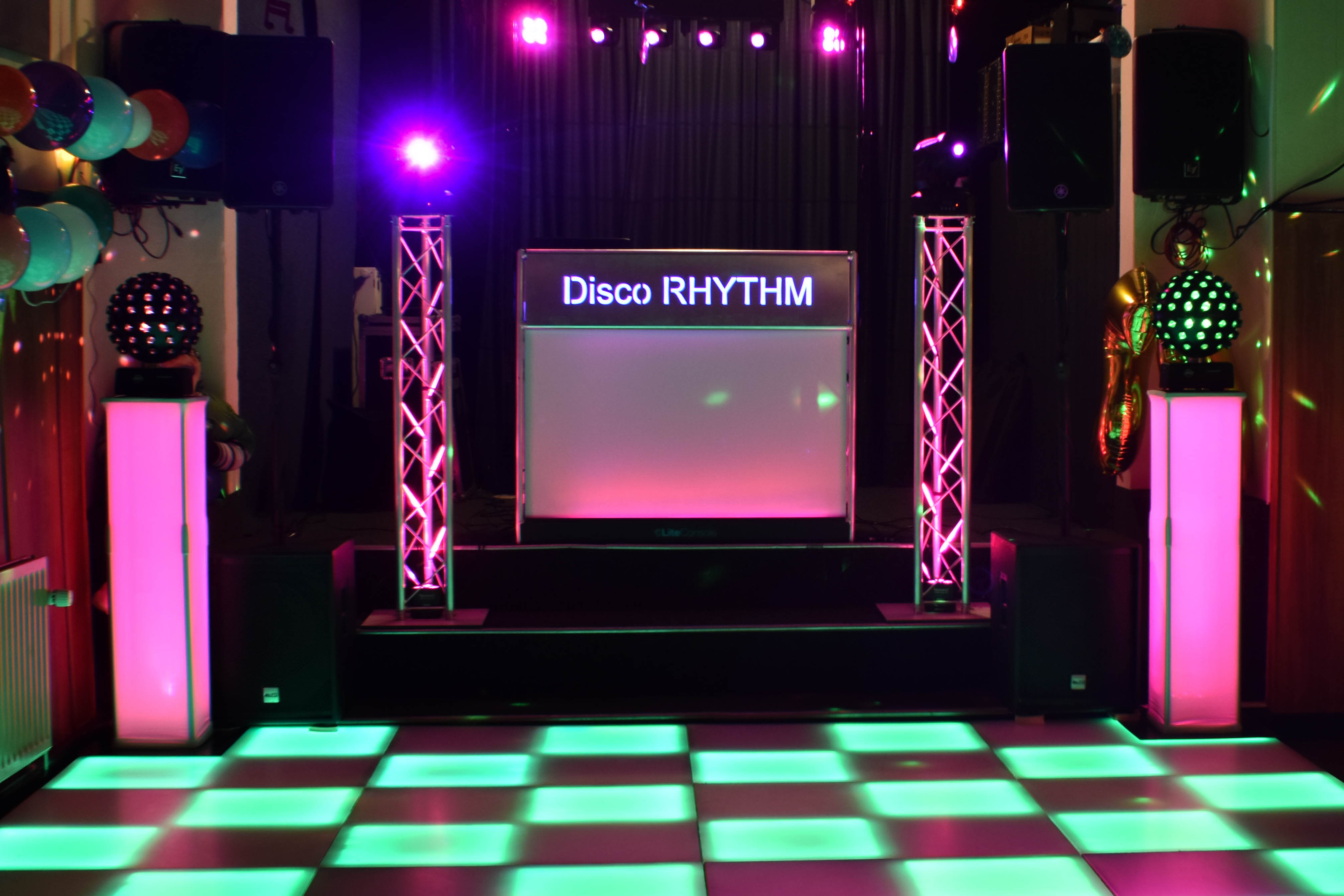 Disco Rhythm is uw feest of bruiloft dj, voor kleine of grote feesten.